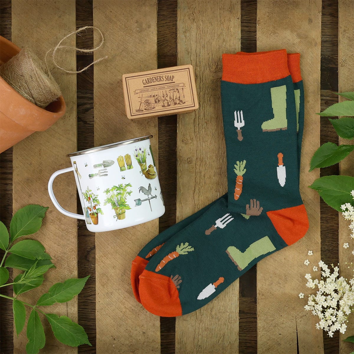 Sip, Sock & Scrub Gift Bundle — Gardening Gifts Co.